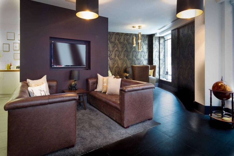 20 Little Britain, London | Office Hunt | Classic English Culture Theme