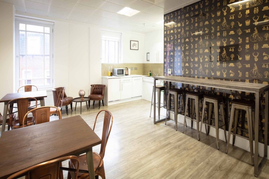 20 Little Britain, London | Office Hunt | Classic English Culture Theme