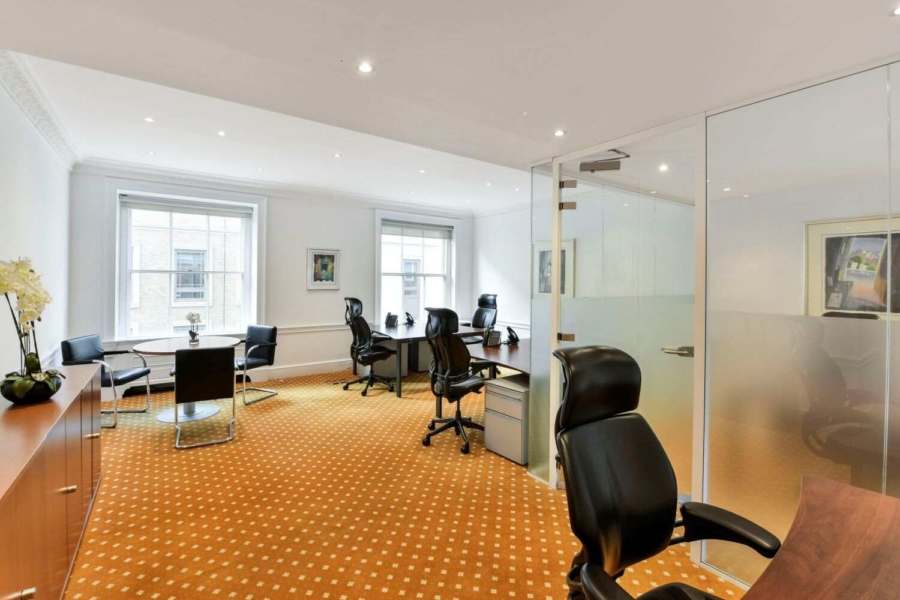 St James's Square London SW1Y 4JS | Office Hunt | No agent fees